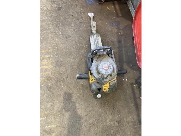 Benzinhammer - 2011 WACKER NEUSON BH24 LOW VIB | Blinto