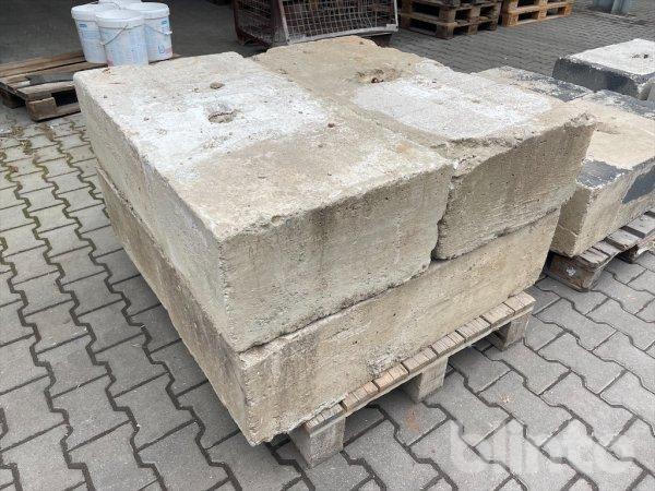 Betonsteine - 4 x Betonsteine / 1,00 L x 0,50 B x 0,30 H | Blinto