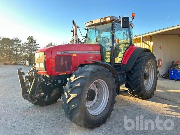 Traktor - Massey Ferguson 8250-4 (2000) | Blinto