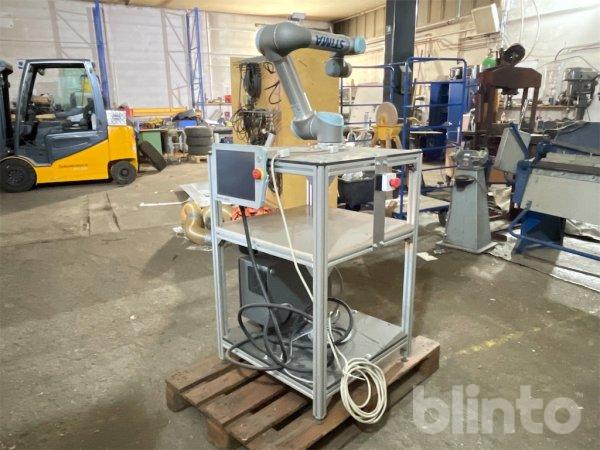 Roboter-Arm - Universal Robots UR5 (2017) | Blinto